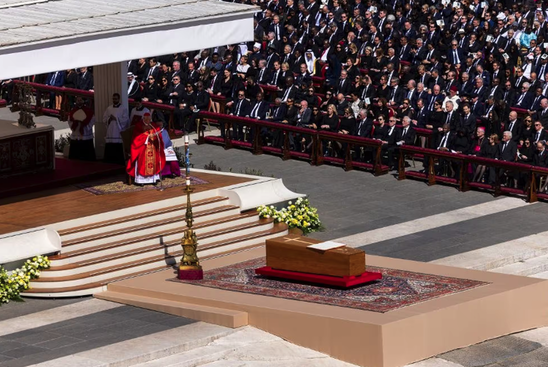 Défilé des chefs d'Etat, homélie sur la paix, procession dans Rome ...