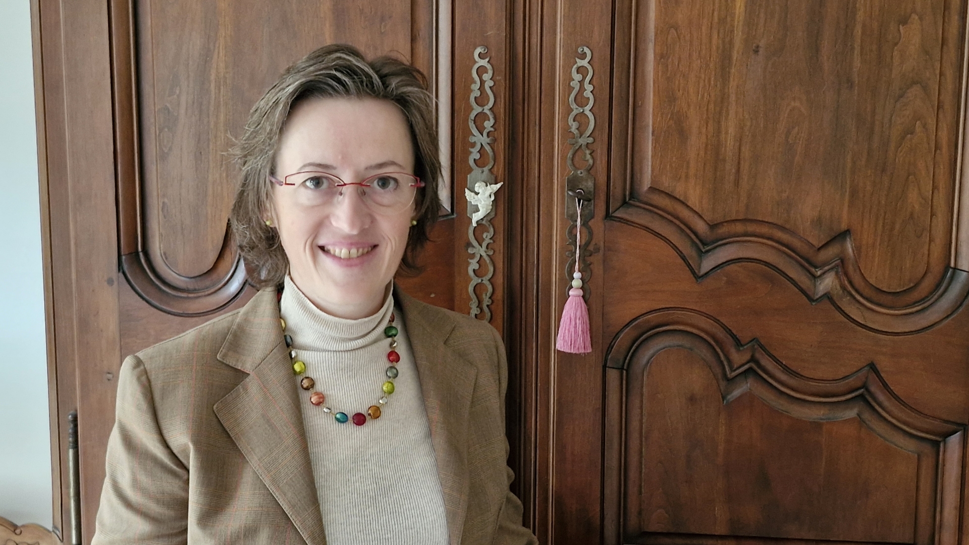 Mona Lou, violoncelliste renommée et technicienne accordeur de pianos ...
