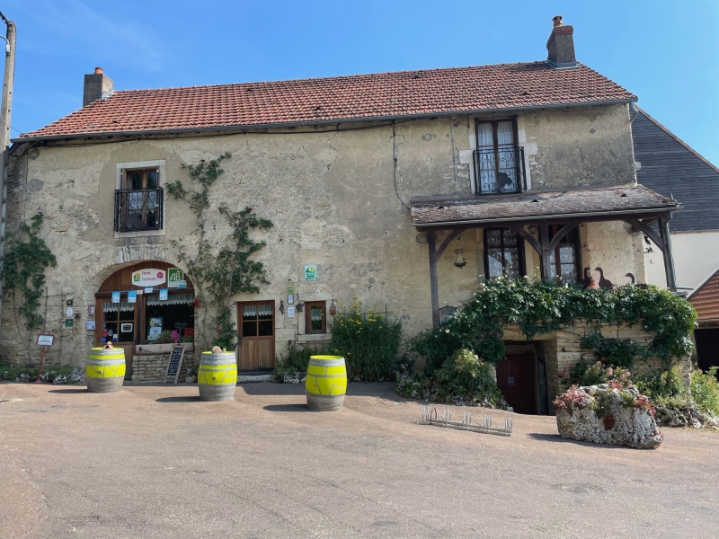 Saga familiale à Concœur avec 7 générations d’Olivier à la Ferme ...