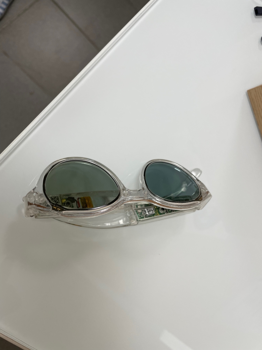 Les lunettes d’aide à la lecture pour les dyslexiques Lexilens® au ...